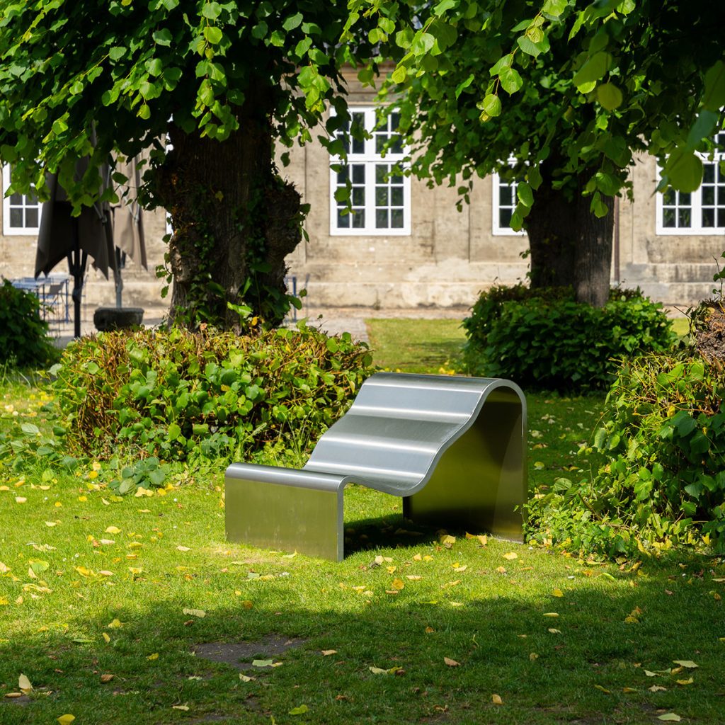 NEW ’DREAM VIEW BENCHES’ IN THE MUSEUM GARDEN - Design Museum Denmark